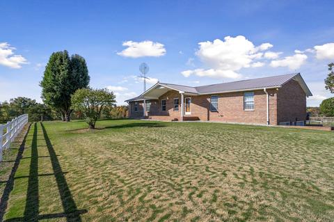 2131 pippin RD, Cookeville, TN 38501 | MLS #695006 - Movoto