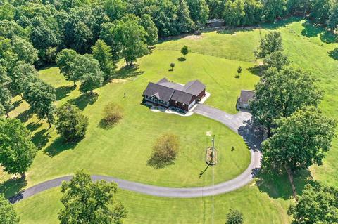 585 Fire Tower Rd, Erin, TN 37061 | 46 Photos | MLS #2462471 - Movoto