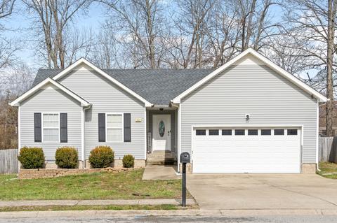 382 Andrew Dr, Clarksville, TN 37042 | 26 Photos | MLS #2489466 - Movoto