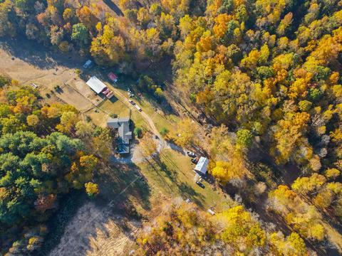 5544 Bales Rd, Cunningham, TN 37052 | 69 Photos | MLS #2498458 - Movoto