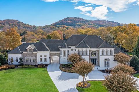 2460 Hidden River Ln, Franklin, TN 37069 | 31 Photos - Movoto