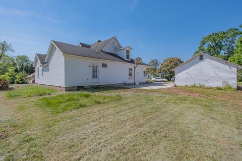 202 W Main St, Decherd, TN 37324 | 47 Photos - Movoto