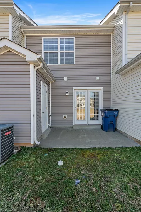 347 Sam Houston Cir, Clarksville, TN 37040 | 22 Photos - Movoto