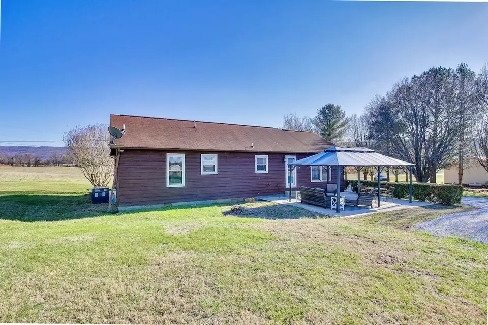2435 Water Tank Rd, Winchester, TN 37398 | 28 Photos - Movoto