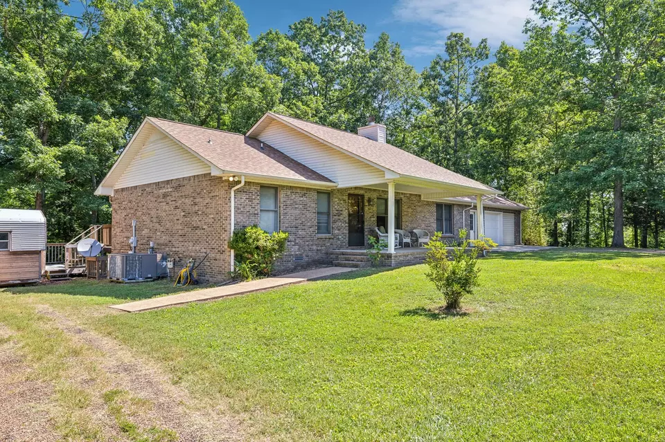 395 Claude Carroll Rd, Hohenwald, TN 38462 | 34 Photos - Movoto