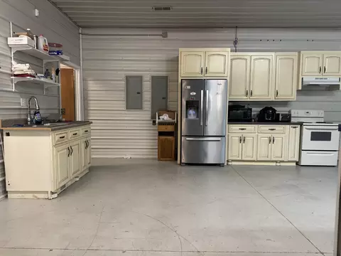 22180 E Main St, Huntingdon, TN 38344 | 21 Photos - Movoto
