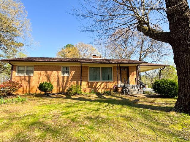 126 Zimmerman St, Hohenwald, TN 38462 | MLS# 2812118 | 24 Photos - Movoto