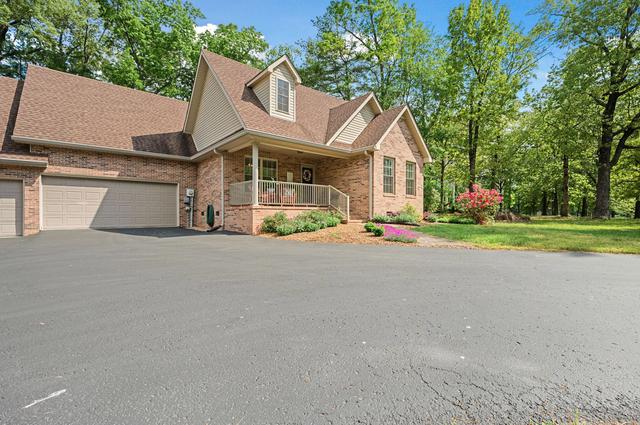 806 Forrest Dr, Tullahoma, TN 37388 | MLS# 2824979 | 38 Photos - Movoto