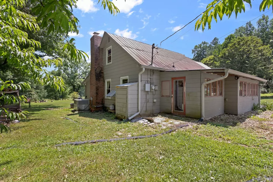 9060 Cude Cemetery Rd, Nunnelly, TN 37137 | MLS# 2943283 | 37 Photos ...