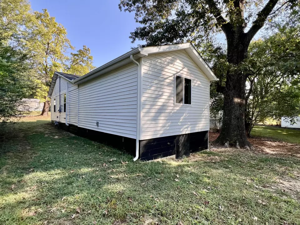 903 Curtis St, Paris, TN 38242 | MLS# 2995753 | 25 Photos - Movoto
