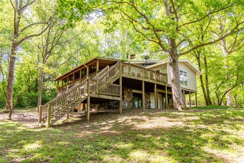 1057 Topside Dr, Sevierville, TN 37862 | 39 Photos | MLS #1122469 - Movoto