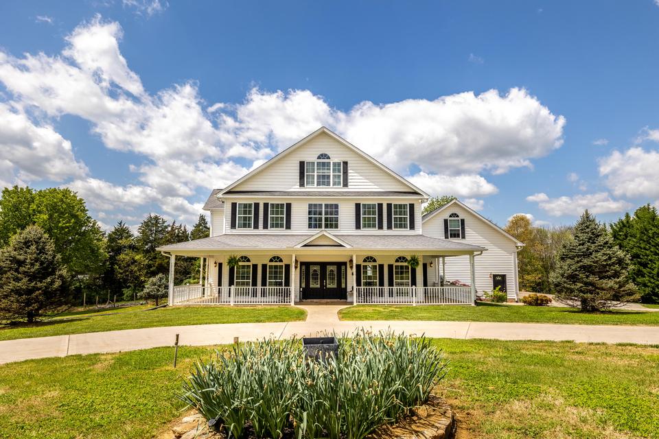 211 Lighthouse Way, Maryville, TN 37801 | 37 Photos - Movoto
