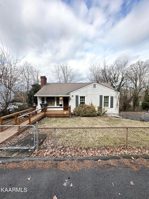 3209 Washington Pike, Knoxville, TN 37917 | 3 Photos | MLS #1214630 ...