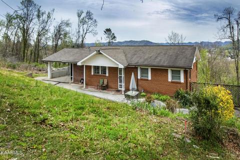 407 Pine St, Clinton, TN 37716 | 27 Photos | MLS #1222864 - Movoto