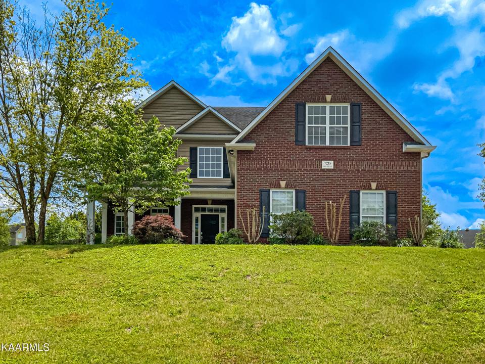 7215 Broken Creek Ln, Knoxville, TN 37920 | 32 Photos - Movoto