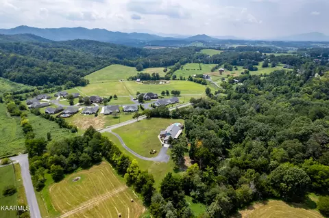 2485 Maples Branch Rd, Sevierville, TN 37876 | 58 Photos - Movoto