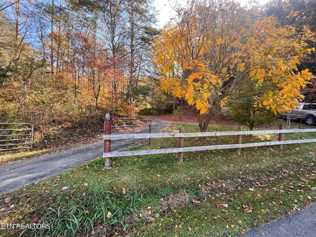 933 Caney Creek Rd, Pigeon Forge, TN 37863 | 60 Photos - Movoto