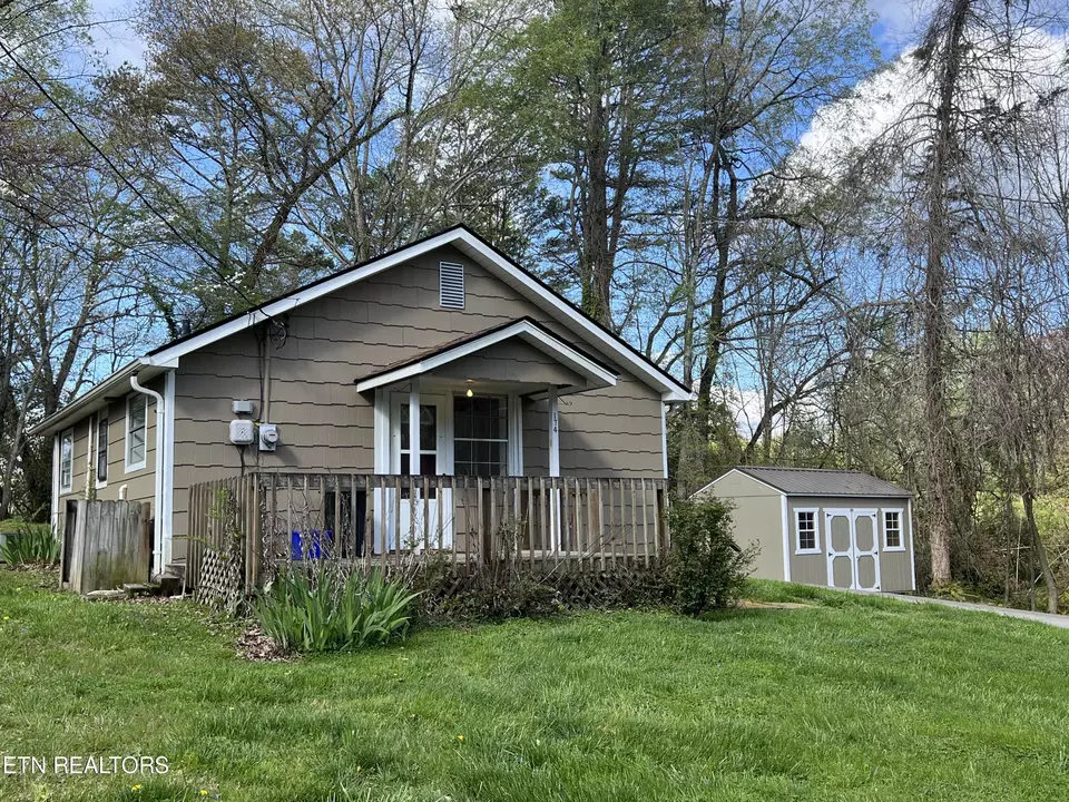 174 Oak Rd, Norris, TN 37828 | 17 Photos - Movoto