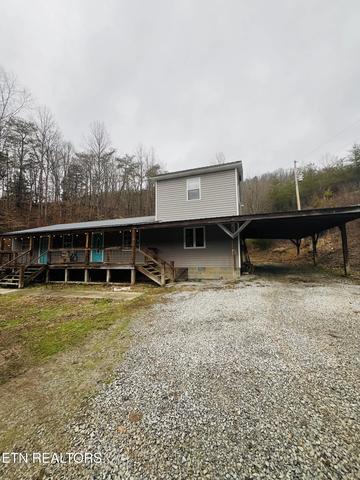 6716 War Creek Rd, Thorn Hill, TN 37881 | MLS# 1290434 | 27 Photos - Movoto