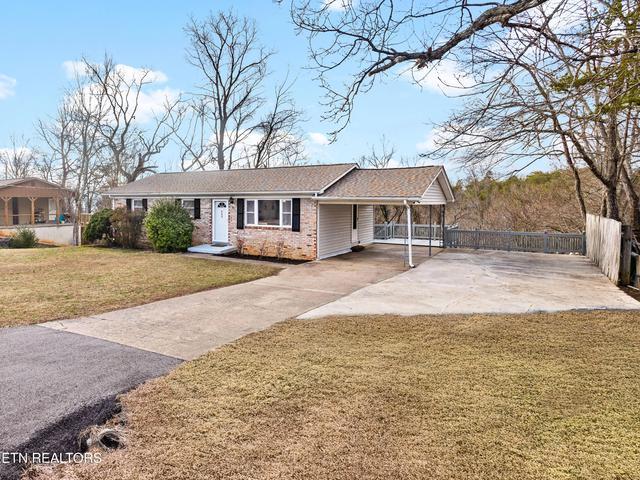 809 W Ridgecrest Dr, Kingston, TN 37763 | MLS# 1290465 | 45 Photos - Movoto