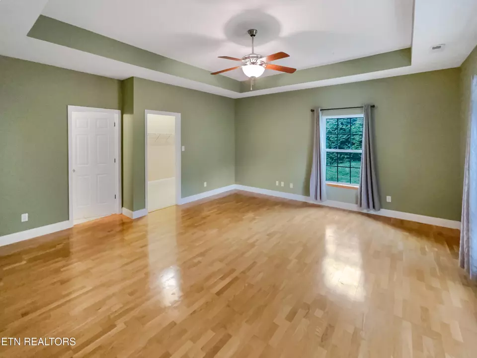 1056 Willow Creek Cir, Maryville, TN 37804 | MLS# 1296434 | 32 Photos ...