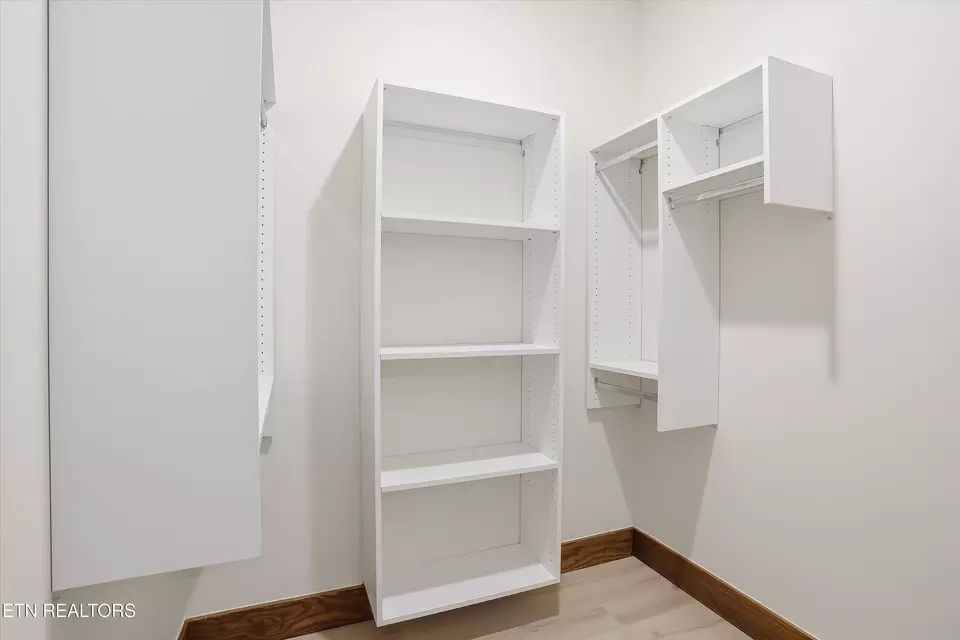 2222 Two Rivers Blvd #2101, Sevierville, TN 37876 | MLS# 1320798 | 11 Photos - Movoto