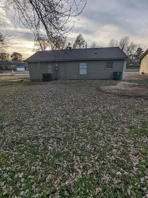 4922 Appleville St, Memphis, TN 38109 | 10 Photos - Movoto