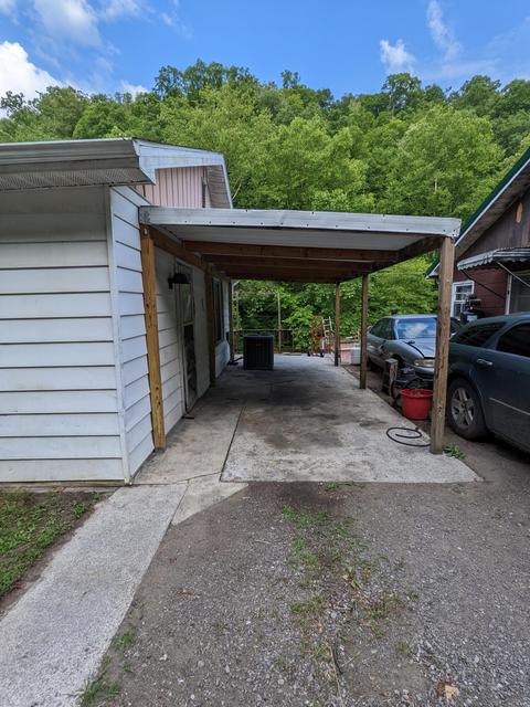 16819 Dickenson Hwy, Clinchco, VA 24226 | 24 Photos | MLS #9940090 - Movoto