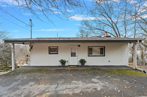 411 Gammon Rd, Kingsport, TN 37663 | 36 Photos | MLS #9947304 - Movoto