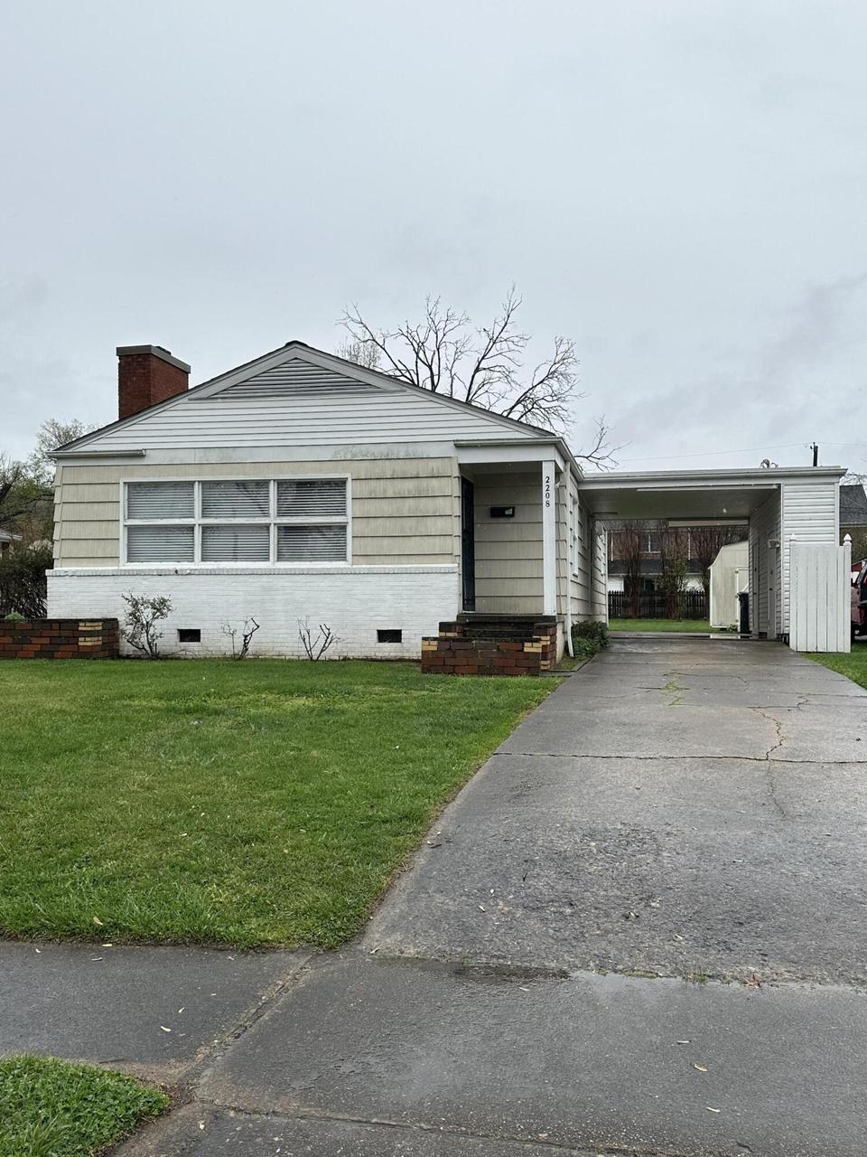 2208 Hermitage Dr, Kingsport, TN 37664 | 27 Photos | MLS #9950339 - Movoto