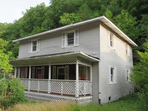 1652 Derby Rd, Appalachia, VA 24216 | 24 Photos | MLS #9952191 - Movoto