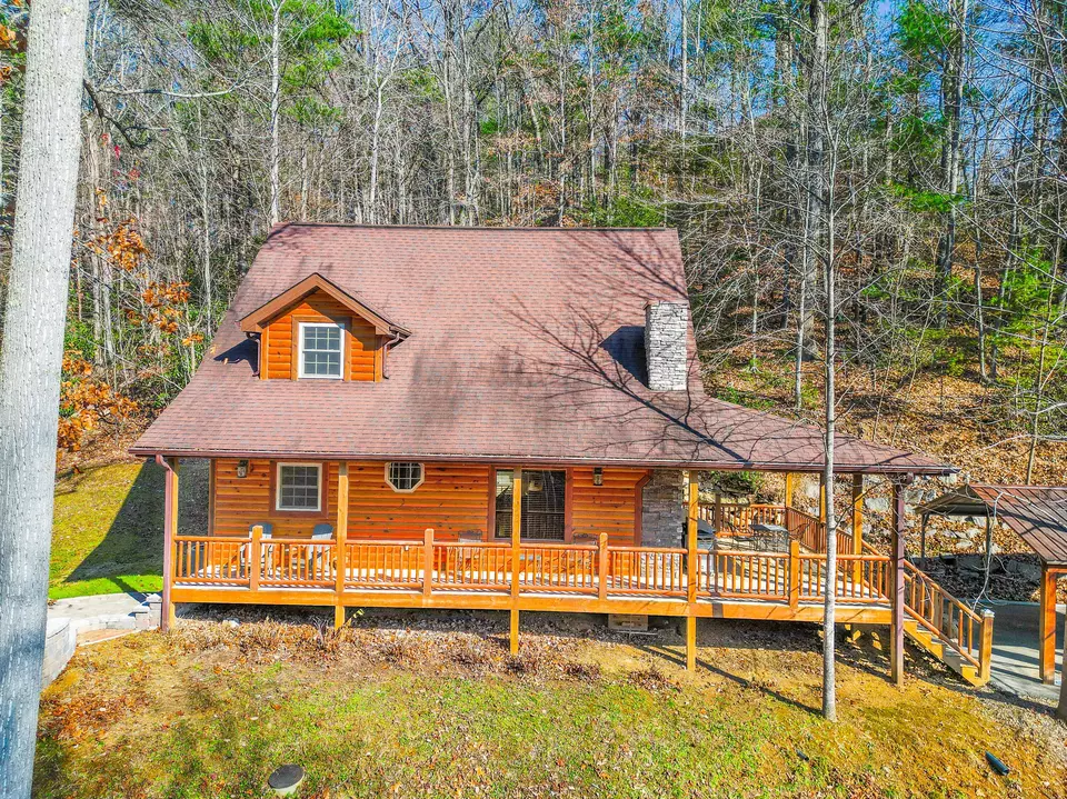 176 Lakeside Drive Butler Tn 37640, Butler, TN 37640 | 51 Photos - Movoto