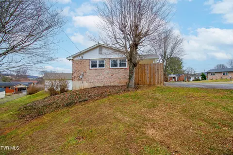 204 Meridale Drive Johnson City Tn 37601, Johnson City, TN 37601 | 26 ...