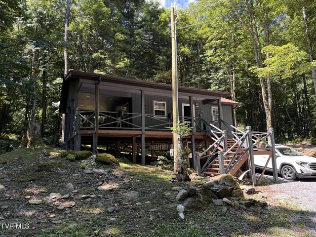 161 Rustic Log Cabin Lane Roan Mountain Tn 37687, Roan Mountain, TN ...