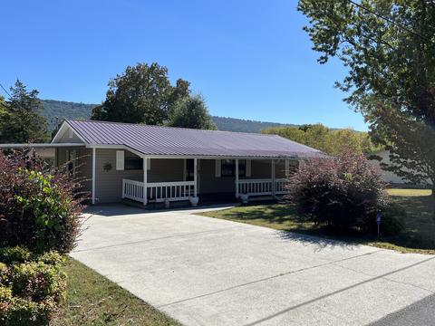 271 Walnut Ave, Trenton, GA 30752 | 20 Photos - Movoto