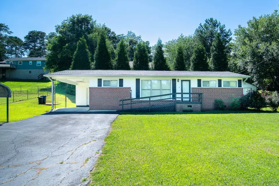 1826 Peavine Rd, Rock Spring, GA 30739 | 28 Photos - Movoto