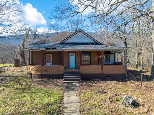 307 S Oak St, Whitwell, TN 37397 | MLS# 1508079 | 24 Photos - Movoto