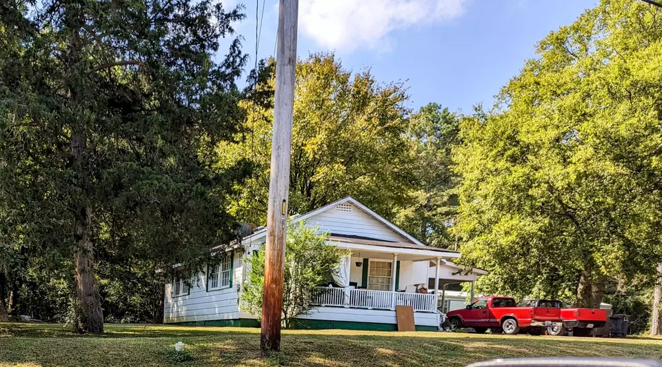 721 W James St, Rossville, GA 30741 | MLS# 1513991 | 2 Photos - Movoto