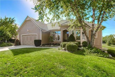 Falcon Ridge Villas Lenexa Real Estate | 5 Homes for Sale in Falcon ...