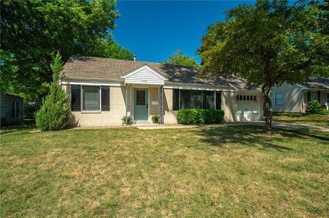 7548 Eaton St, Prairie Village, KS 66208 | 51 Photos | MLS #2394990 ...