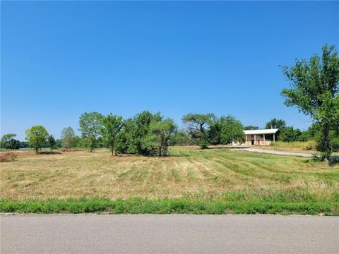 1362 215th St, Fort Scott, KS 66701 | 15 Photos | MLS #2399063 - Movoto