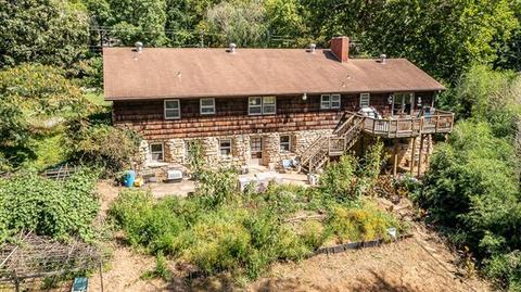 3510 N 51st St, Kansas City, KS 66104 | 34 Photos | MLS #2399791 - Movoto