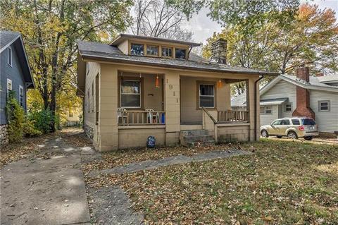 1911 E 70th St, Kansas City, MO 64132 | 22 Photos | MLS #2410389 - Movoto