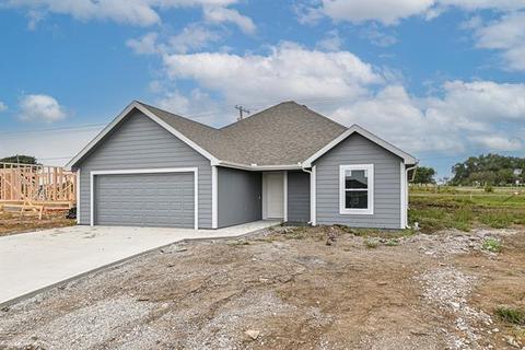 600 Beth St, Lansing, KS 66043 | 2 Photos | MLS #2410580 - Movoto