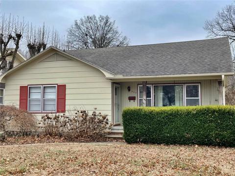 507 W Jefferson St, Pittsburg, KS 66762 | 46 Photos | MLS #2415681 - Movoto