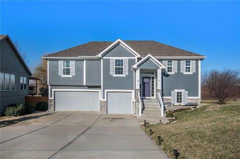 13508 Leathas Ct, Smithville, MO 64089 | 31 Photos | MLS #2426011 - Movoto