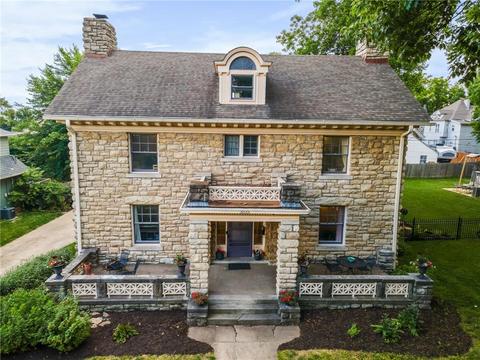 3515 Gladstone Blvd, Kansas City, MO 64123 | 51 Photos | MLS #2436801 ...