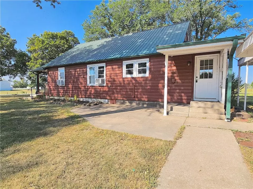 26293 NE 1750 Rd, Garnett, KS 66032 | 28 Photos - Movoto