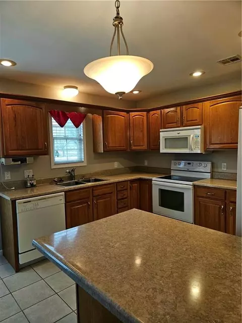 903 Dewitt Dr, Iola, KS 66749 | 26 Photos - Movoto