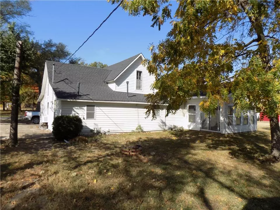 323 N Prairie St, Greeley, KS 66033 | 15 Photos - Movoto